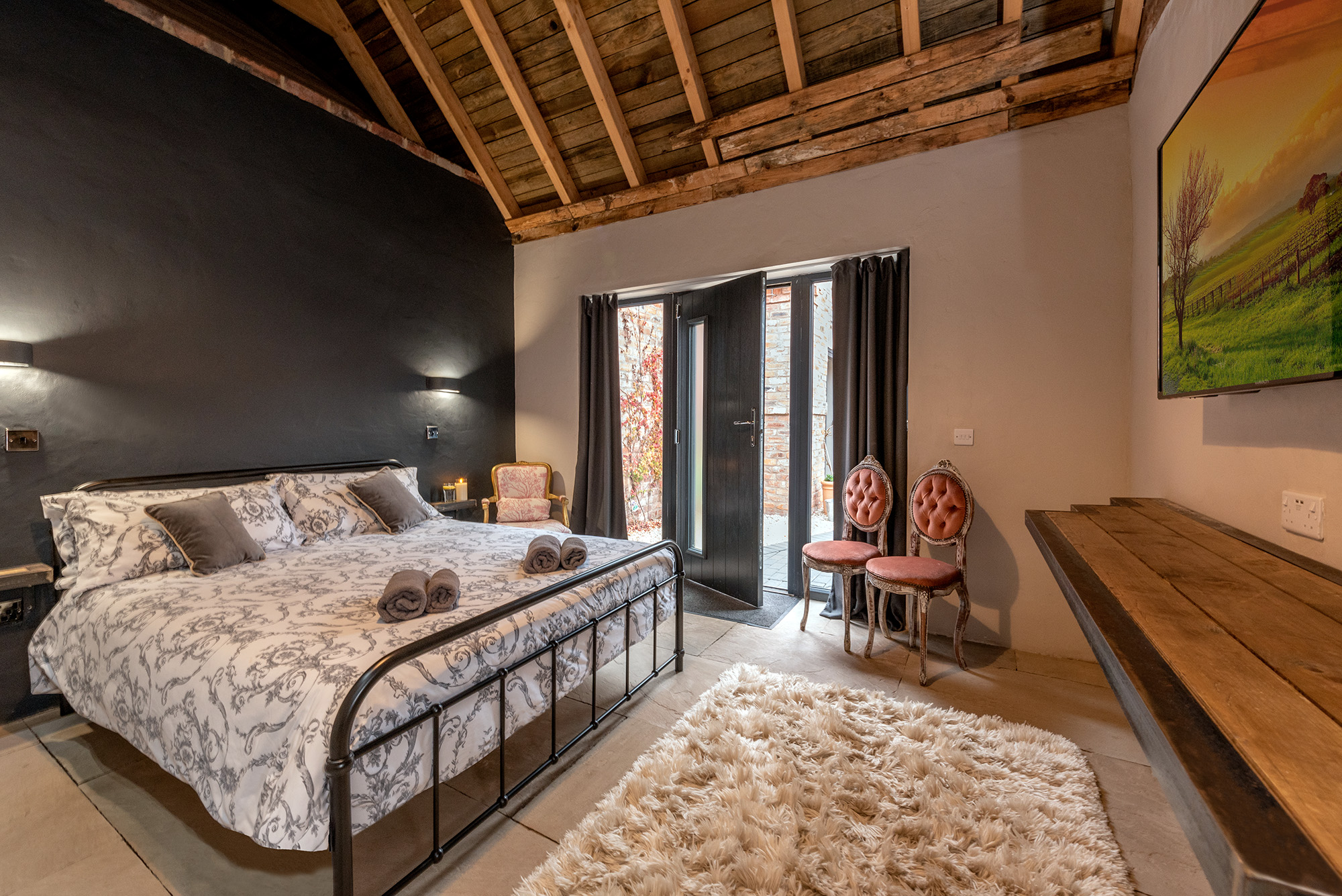 Gallery - BOOGIE BARN | Newark | Group Stays