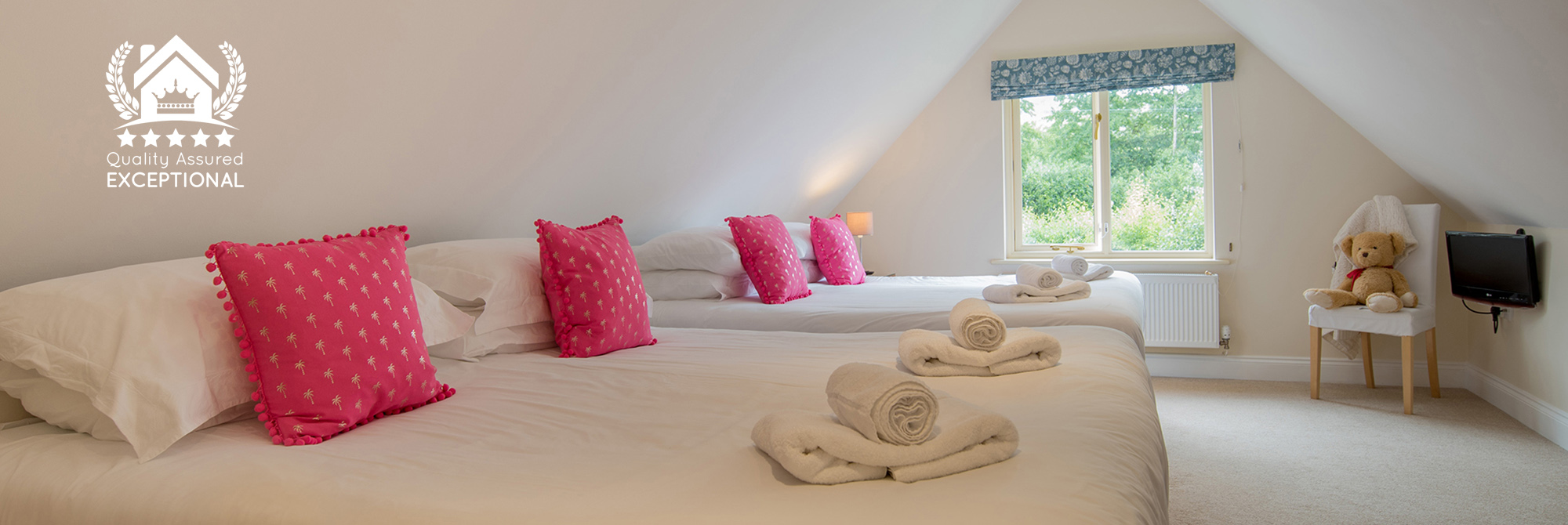 Foxcombe: Somerset Holiday Lodge with Private Pool | Sleeps 12