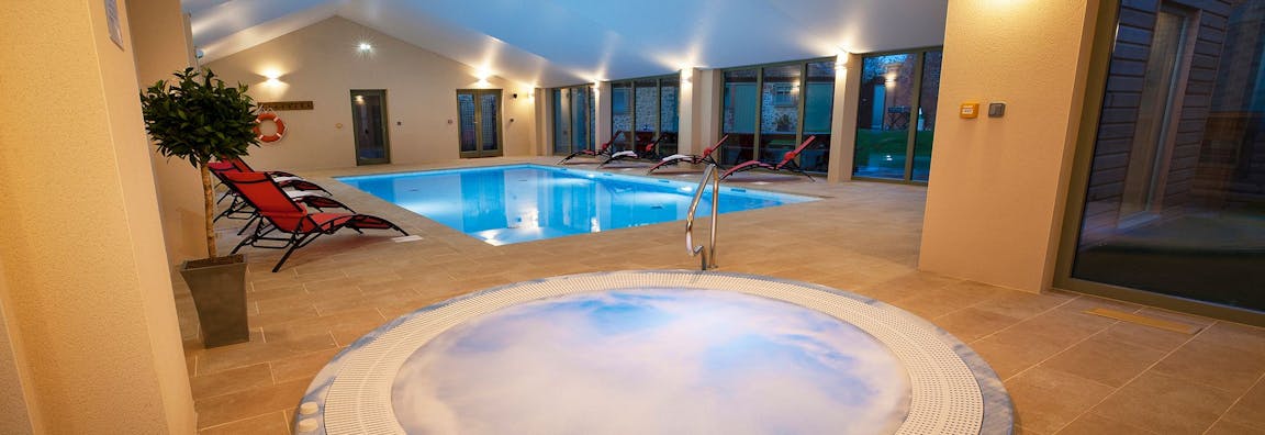 Weekends Away For Large Groups Holiday Ideas Sleeps 12 weekends-away-for-large-groups-holiday-ideas-sleeps-12